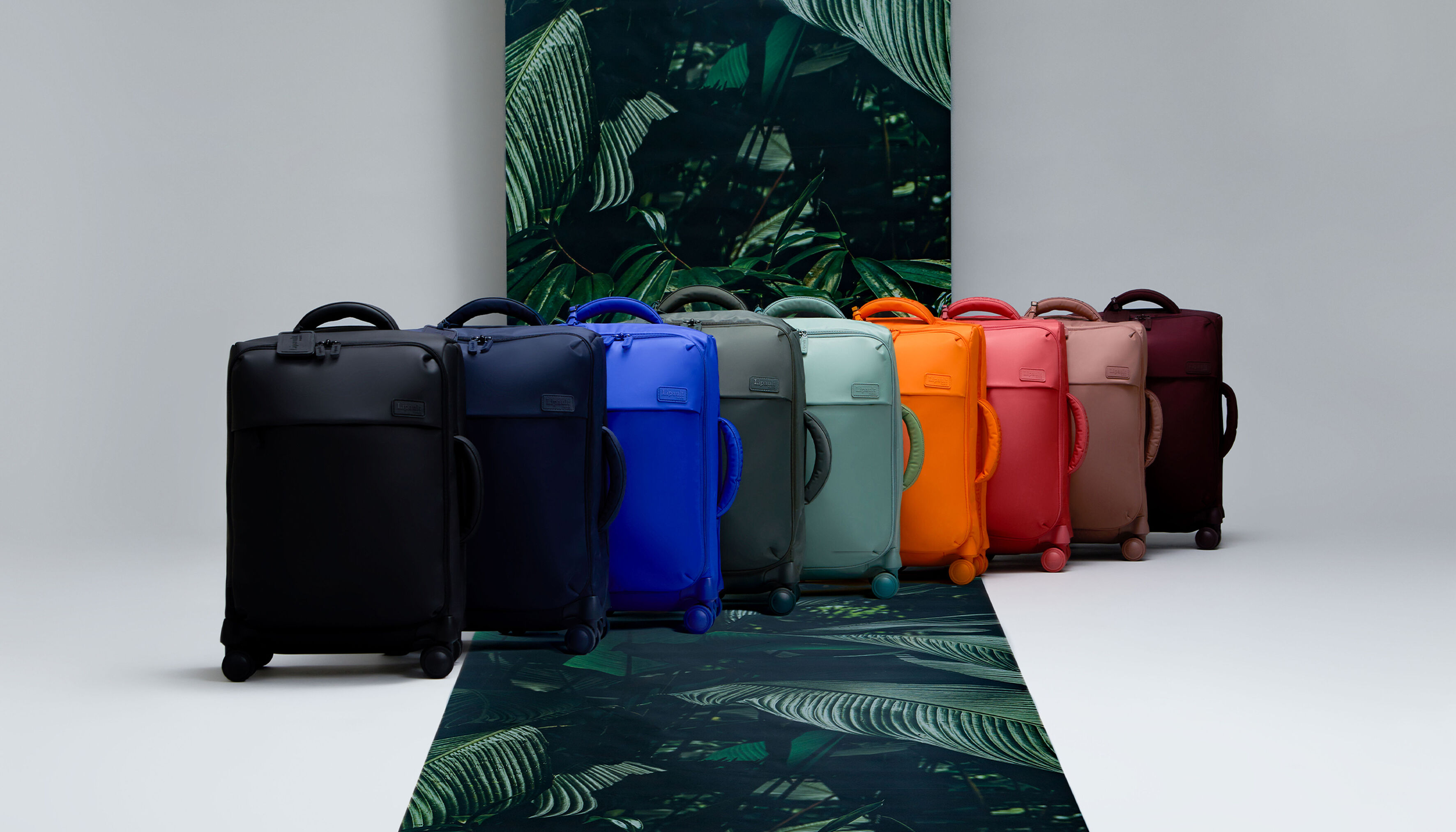 Plume Accessoires Toilet Kit Red | Lipault UK